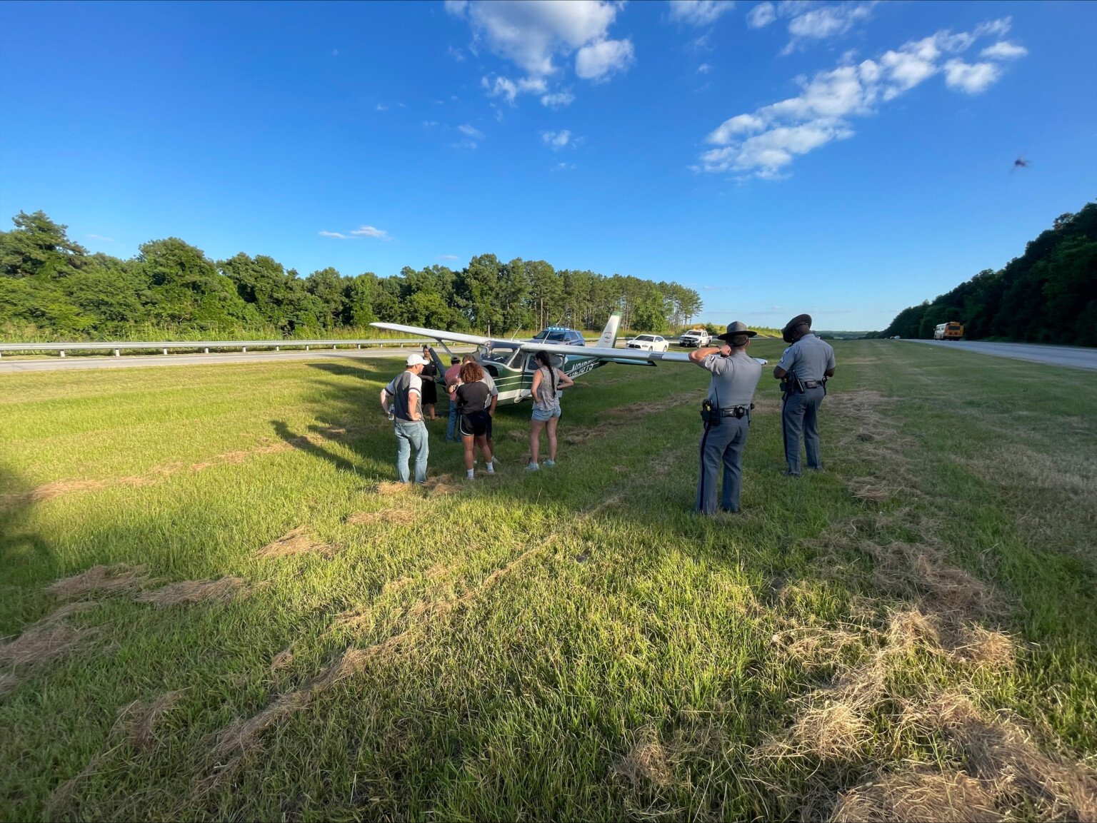 Small plane makes emergency landing on I-77 - ABC Columbia