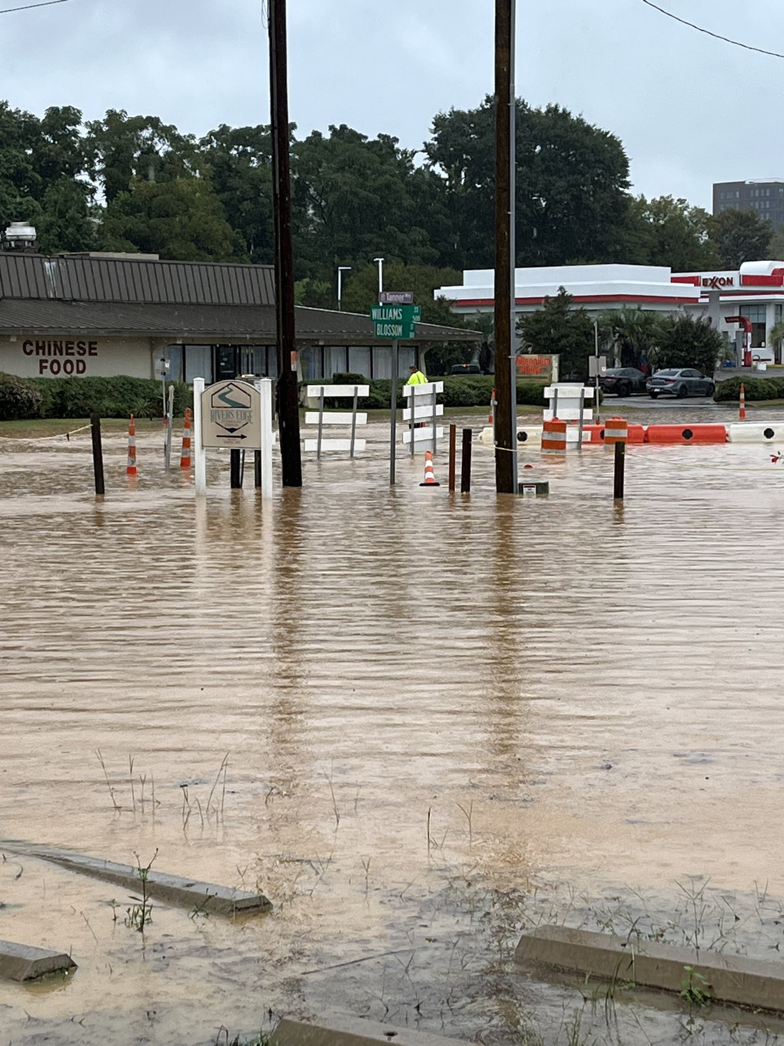 Columbia PD redirecting traffic due to flooding along Blossom Street ...