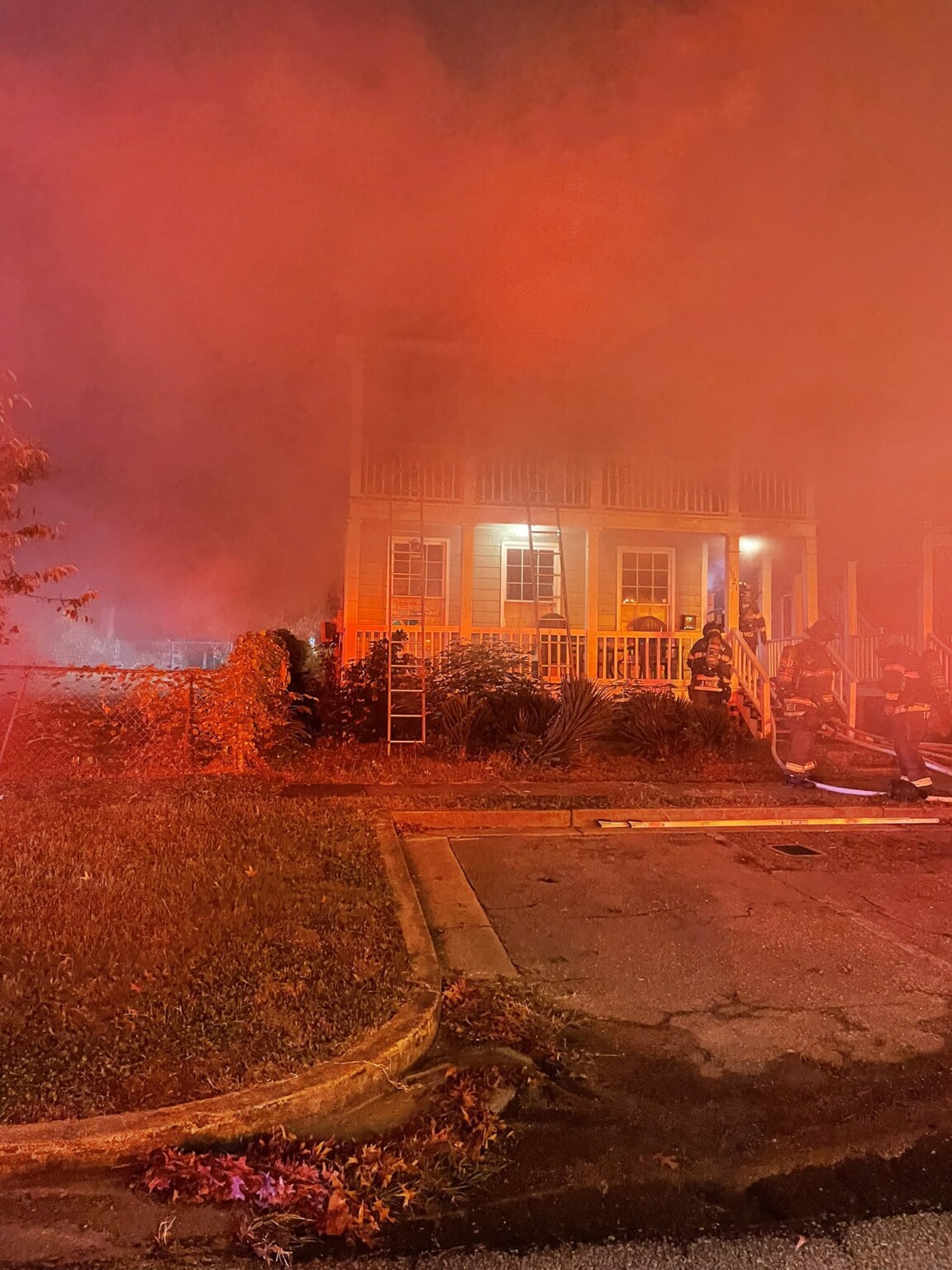 5 people displaced after 3 story home catches fire, say firefighters ...