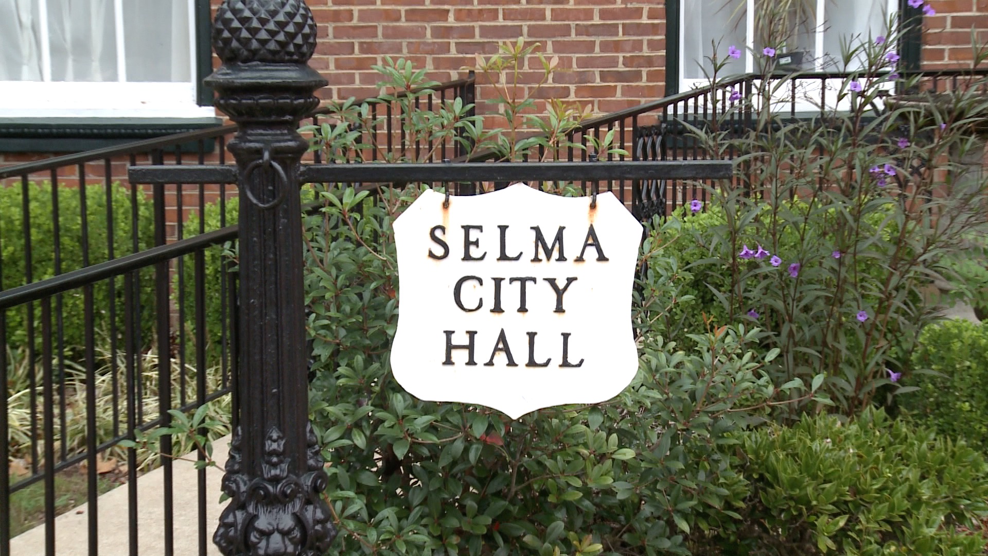Change on the Way to Selma City Hall - Alabama News