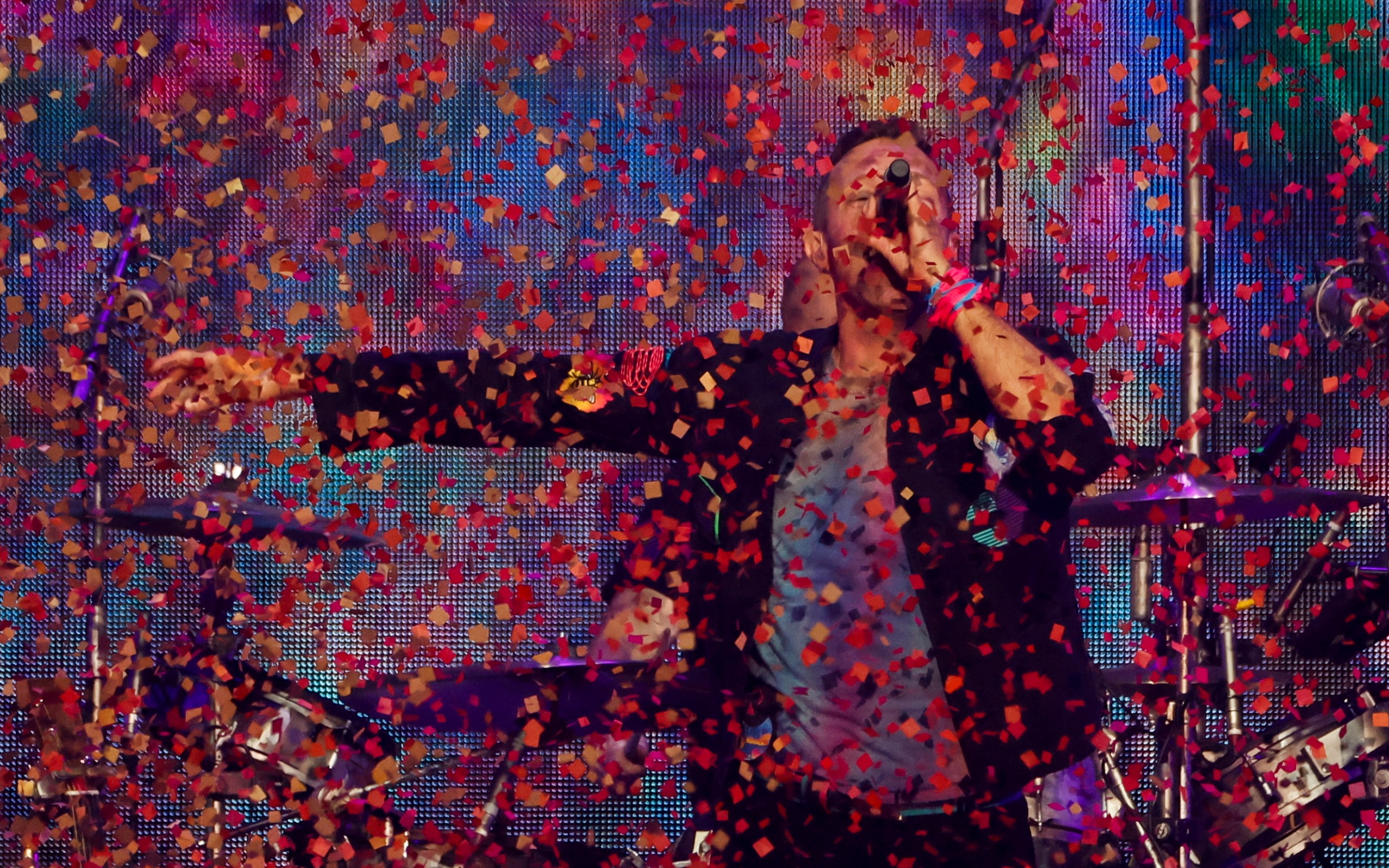 Coldplay Releases Live Performance Video For 'Humankind' - Alt 98.7 FM ...