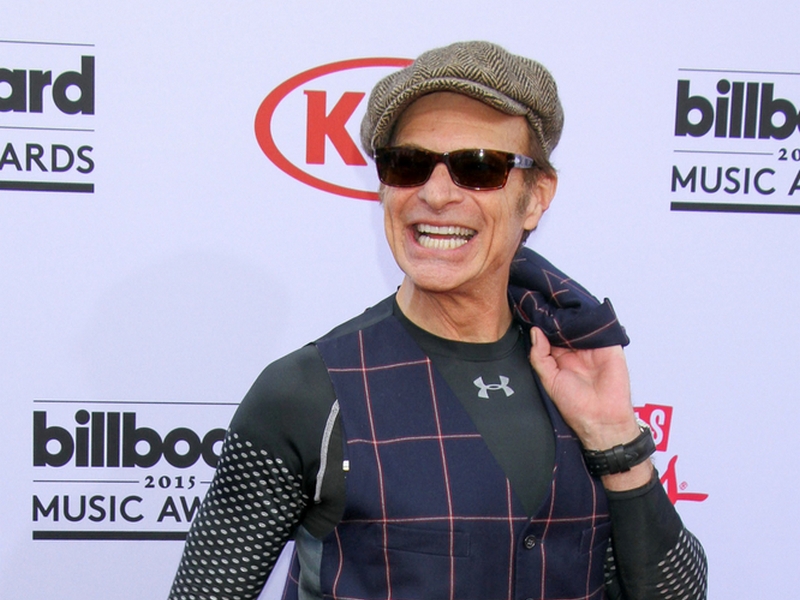 David Lee Roth Re-Records Van Halen's 'Panama' - Alt 98.7 FM | WXCT-FM