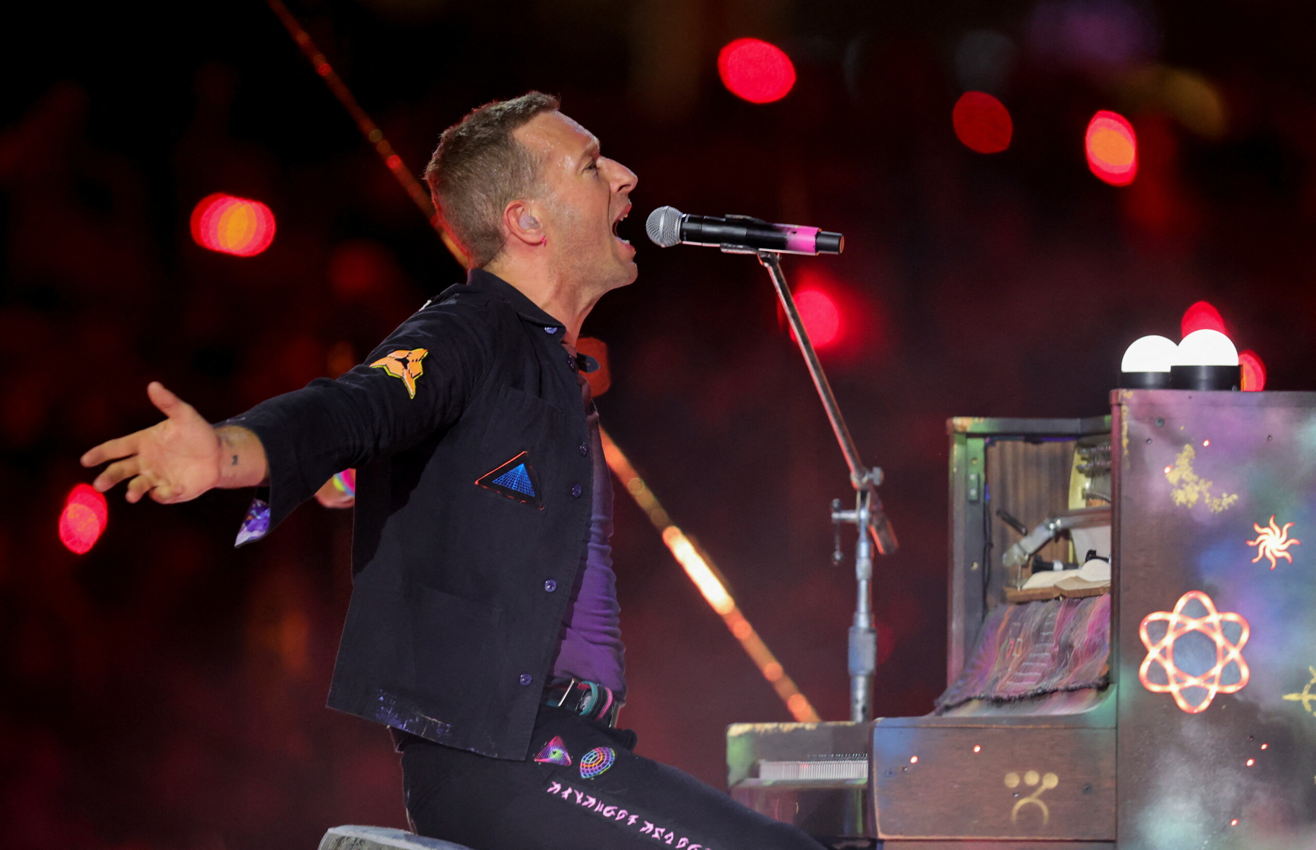 Coldplay’s Chris Martin Design’s Swiss Watch For Charity - Alt 98.7 FM ...