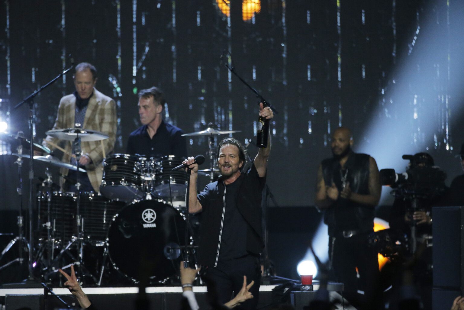 Pearl Jam Celebrating The 25th Anniversary Of 'Yield' - Alt 98.7 FM ...