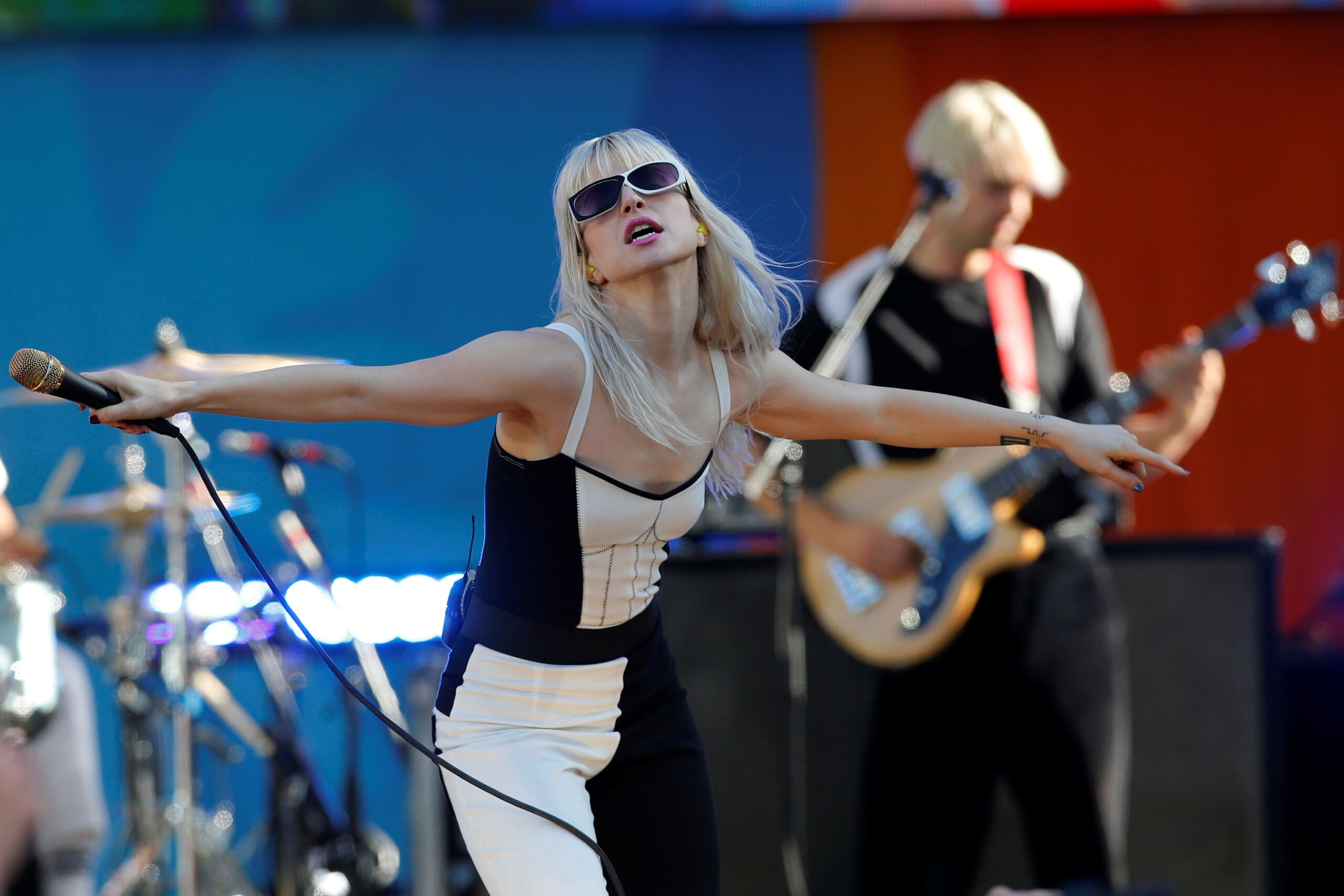 Paramore To Play Album Release Show At The Grand Ole Opry - Alt 98.7 FM ...
