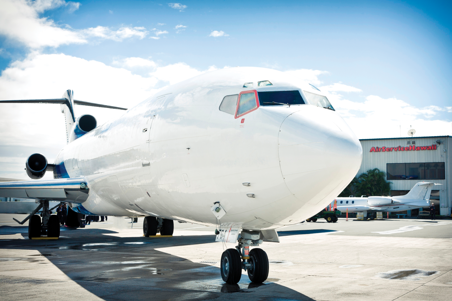 Private Jets Bring Wealthy to Hawaii - Hawaii Business Magazine