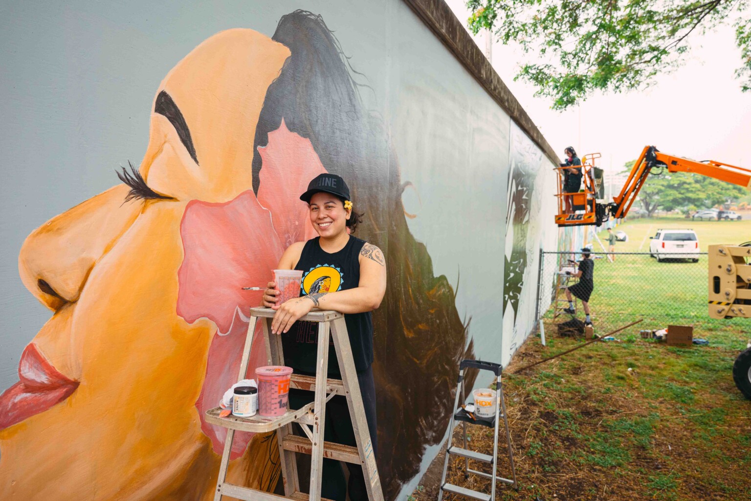 “Leiolani” Comes to Life on a Massive Wall at Pālama Settlement ...