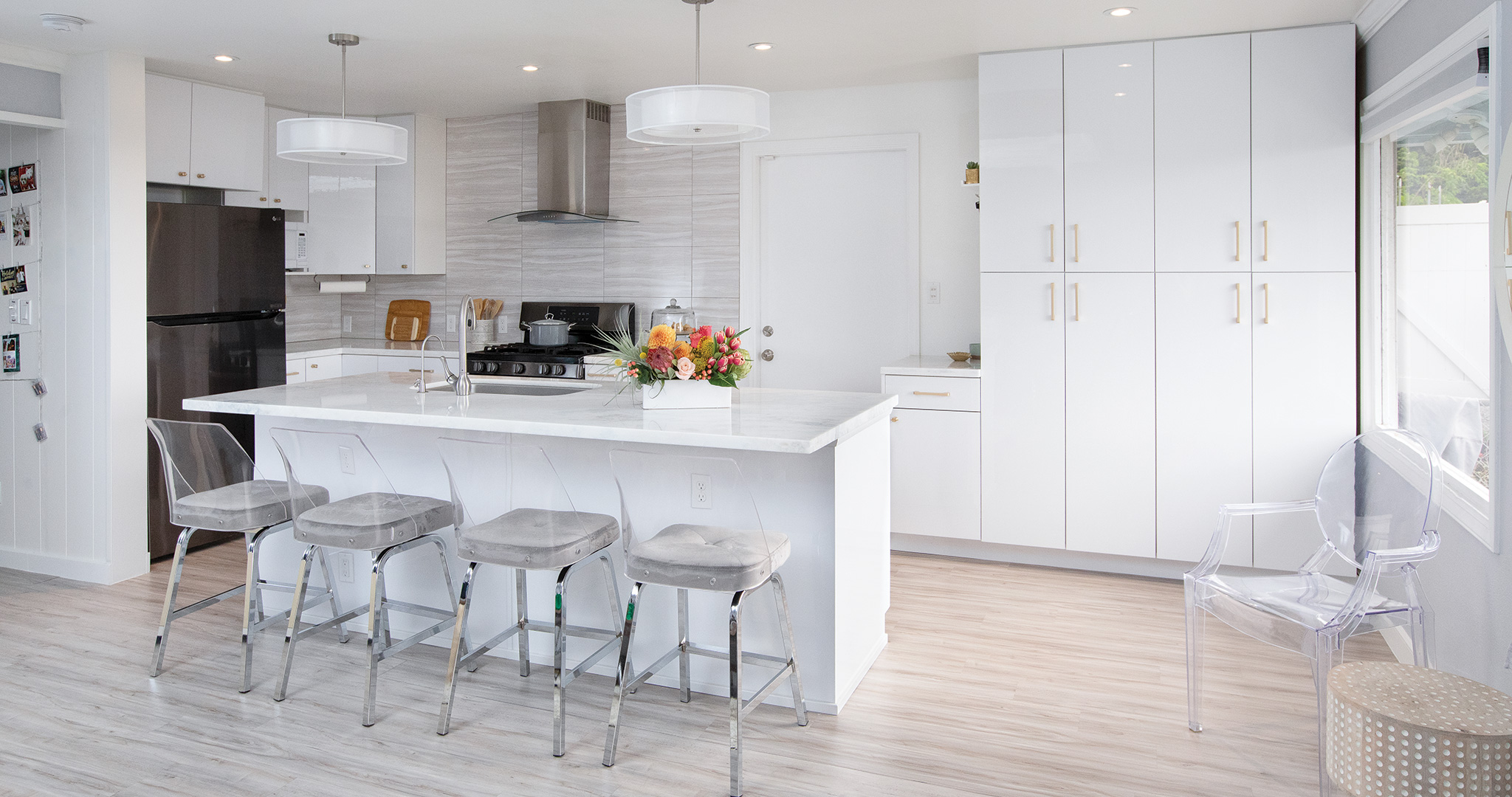 There's Room to Bloom in this Kitchen - Hawaii Home + Remodeling