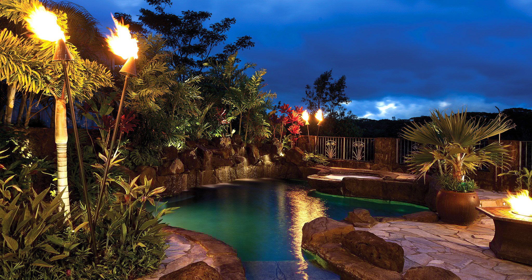 Use Landscape Lighting to Showcase Your Outdoor Spaces - Hawaii Home ...