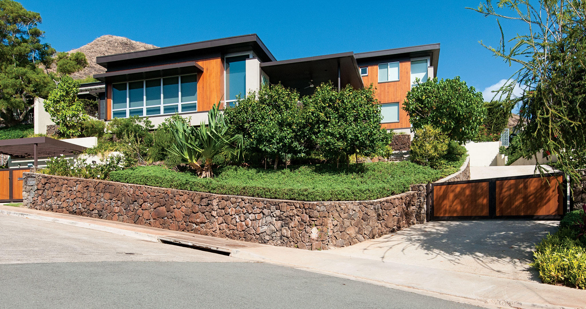 Connecting Family - Hawaii Home + Remodeling