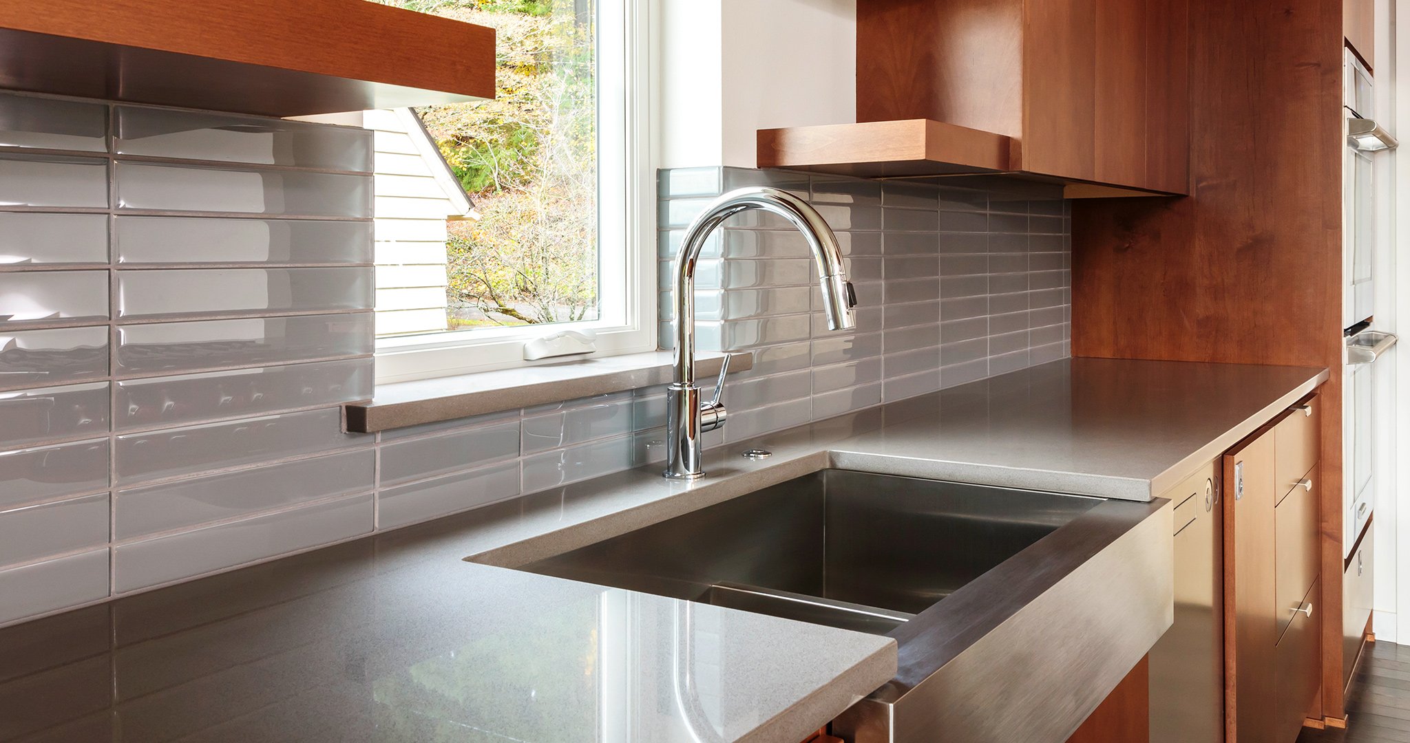 Why Farmhouse Sinks Are Popular in the Kitchen - Hawaii Home + Remodeling