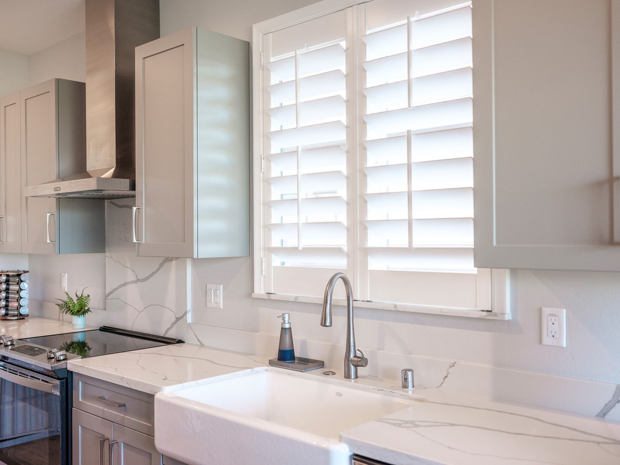 Shutters Made for Hawaii Homeowners - Hawaii Home + Remodeling