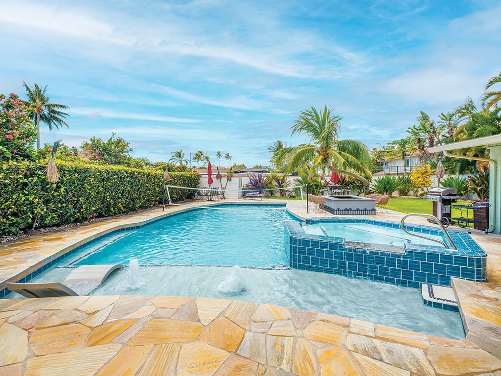 Refreshing Pools in Designs that Shine - Hawaii Home + Remodeling