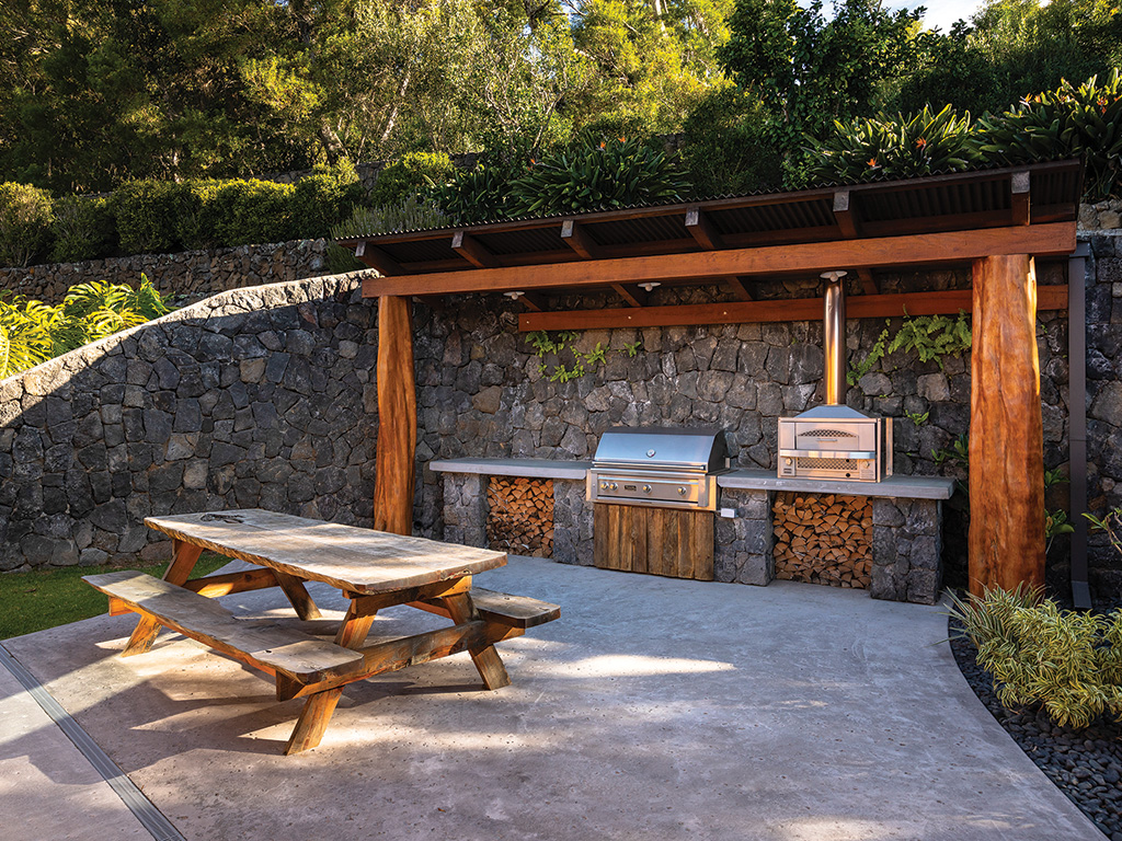 Mastering Indoor-Outdoor Living - Hawaii Home + Remodeling