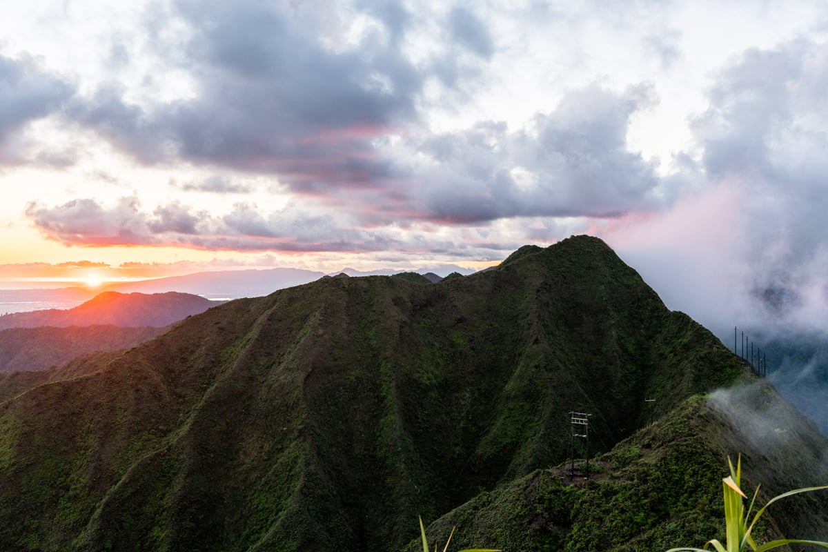 Hiking to the Scenic Summit of Oahu's Wiliwilinui Ridge Trail - Hawaii ...