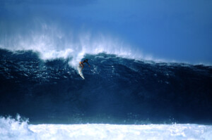 How (And Where) To Watch the Massive Waves on Oʻahu's North Shore ...