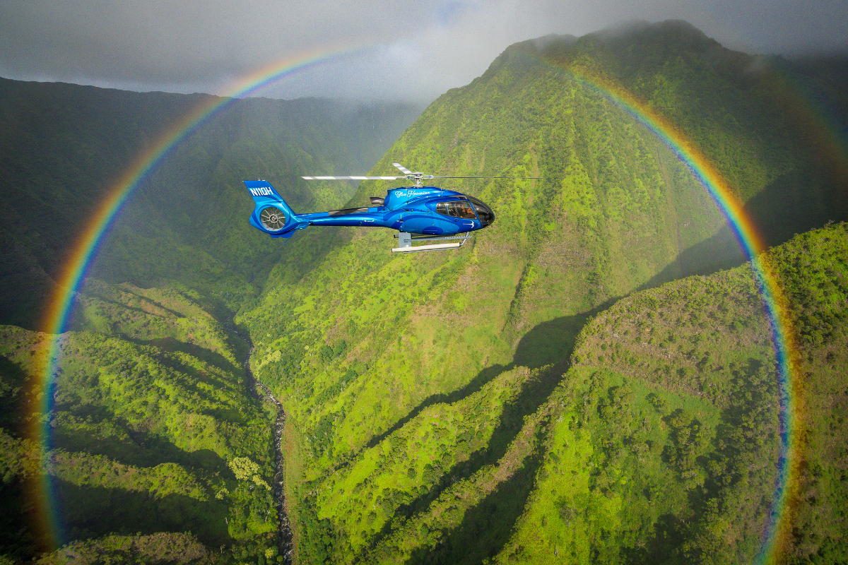 Getting a Bird’s-Eye View of Hawaiʻi is the Thrill of a Lifetime ...