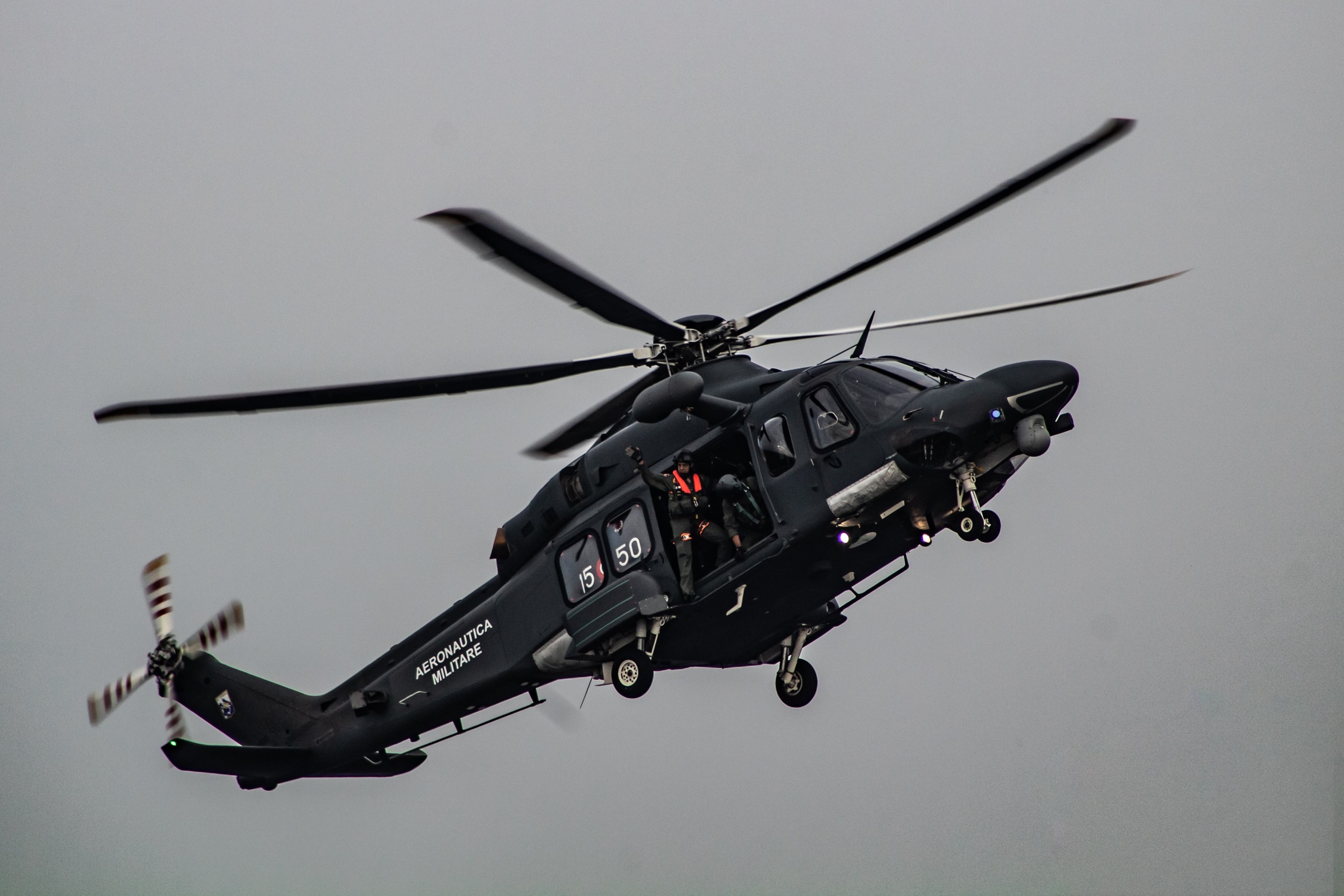 An Alabama Couple Converted A Helicopter Into A ‘Helicamper’ - Hits 96 ...