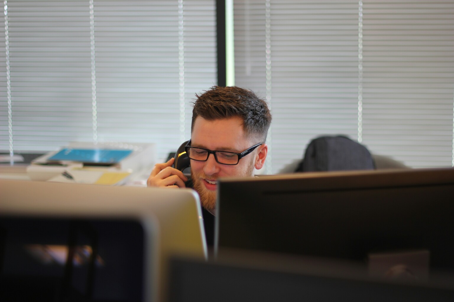 The Top Things Customer Service Workers Wish You'd Stop Doing - Hits 96 ...