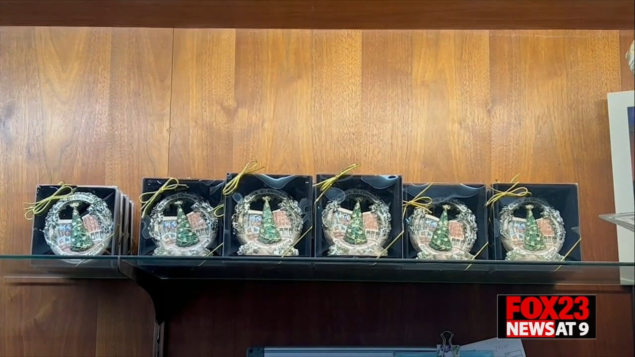 Businesses in downtown Cape Girardeau distributing 2023 Christmas ornaments - KBSI FOX23 News ...
