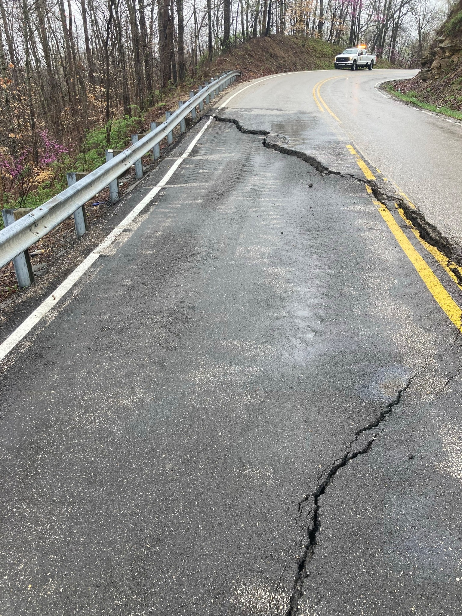 Road slide closes lane on KY-173 in Elliott county - KBSI FOX23 News ...