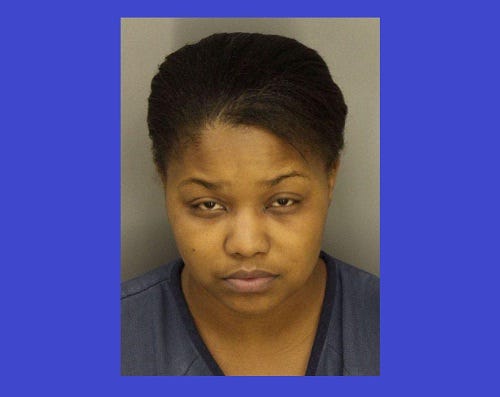 Woman arrested for stabbing boyfriend