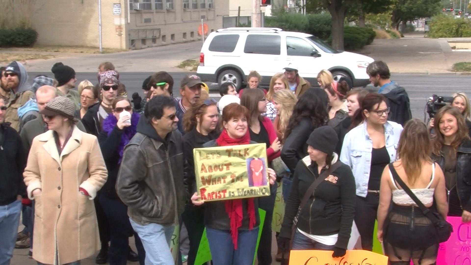 Hundreds rally around Capitol to end sexual assault