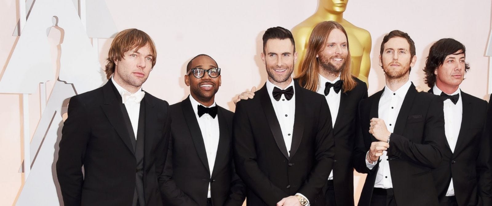 Maroon 5's lead guitarist plays in front of hometown crowd
