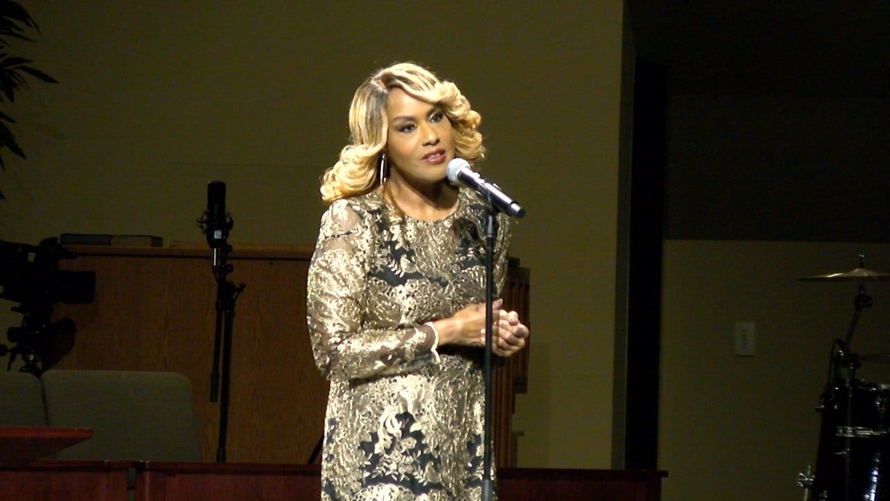 Singer Holliday spreads message of hope on mental illness.