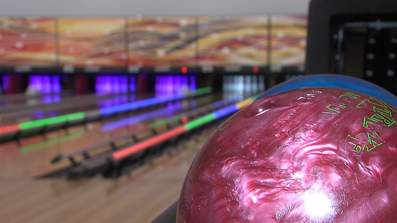 HyperBowling: a new way to play the lanes