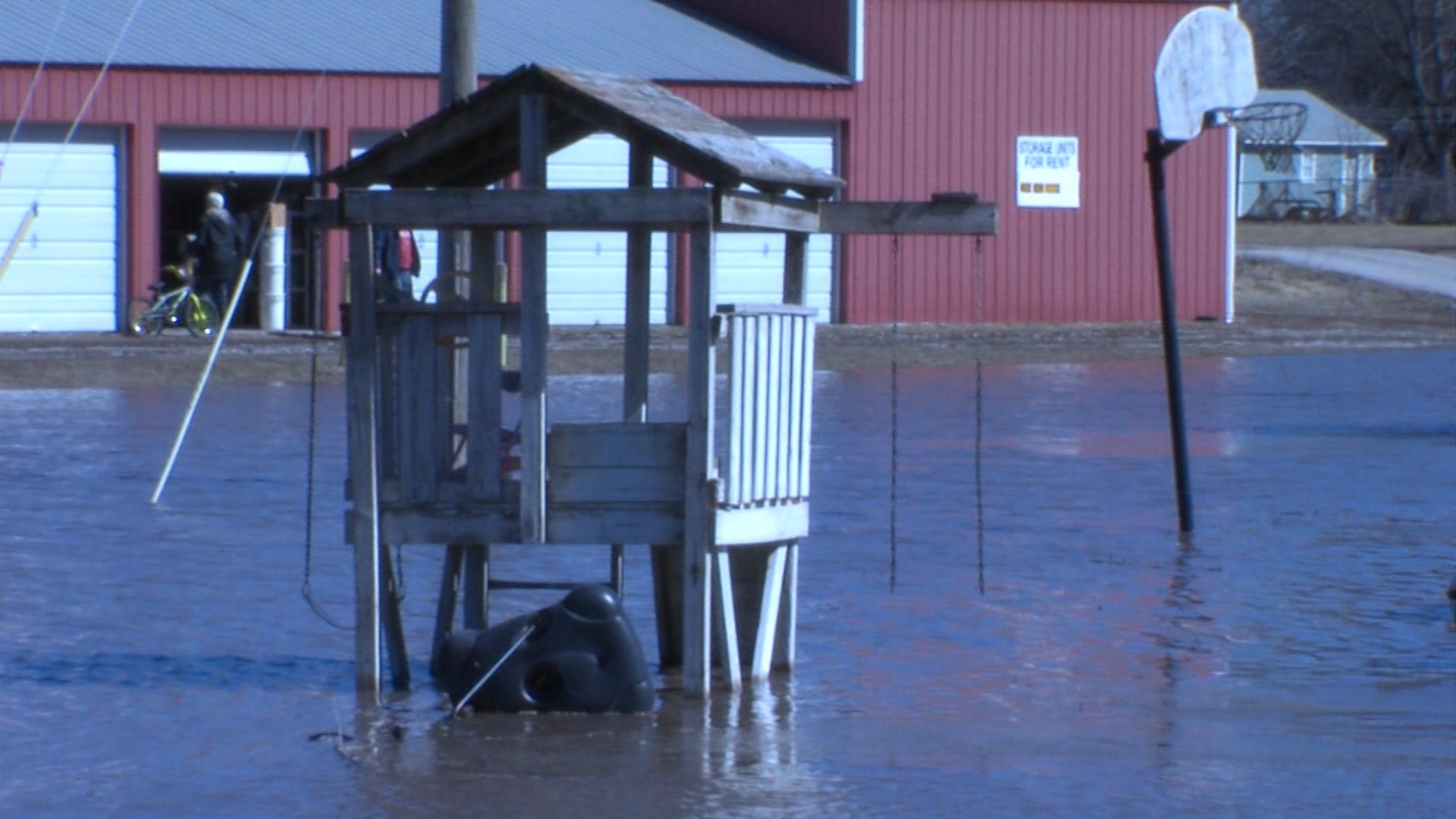 Overnight flooding from the Big Blue River forces Crete official