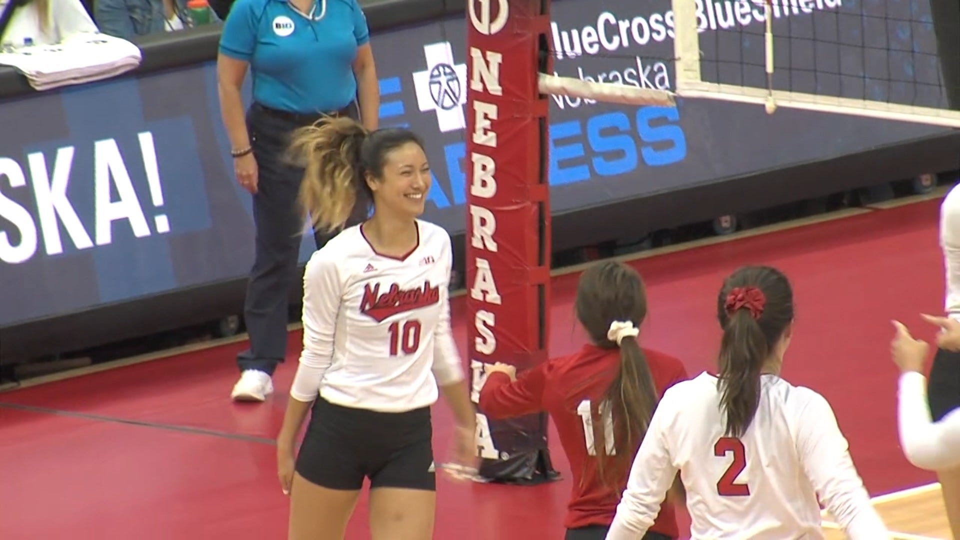 Lexi Sun learning to play "Nebraska volleyball"
