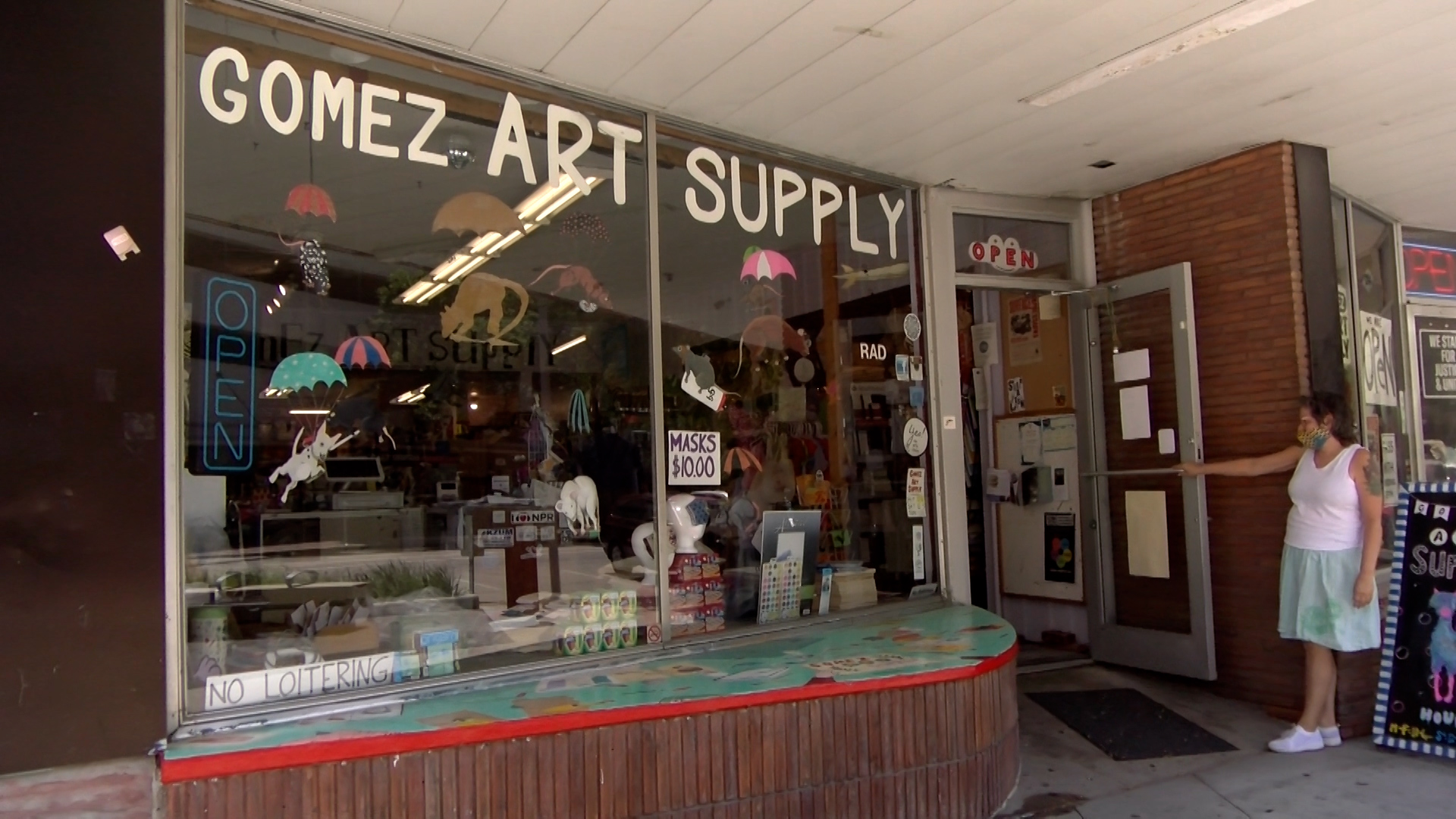 An art store provides fun activities and school supplies amid pandemic