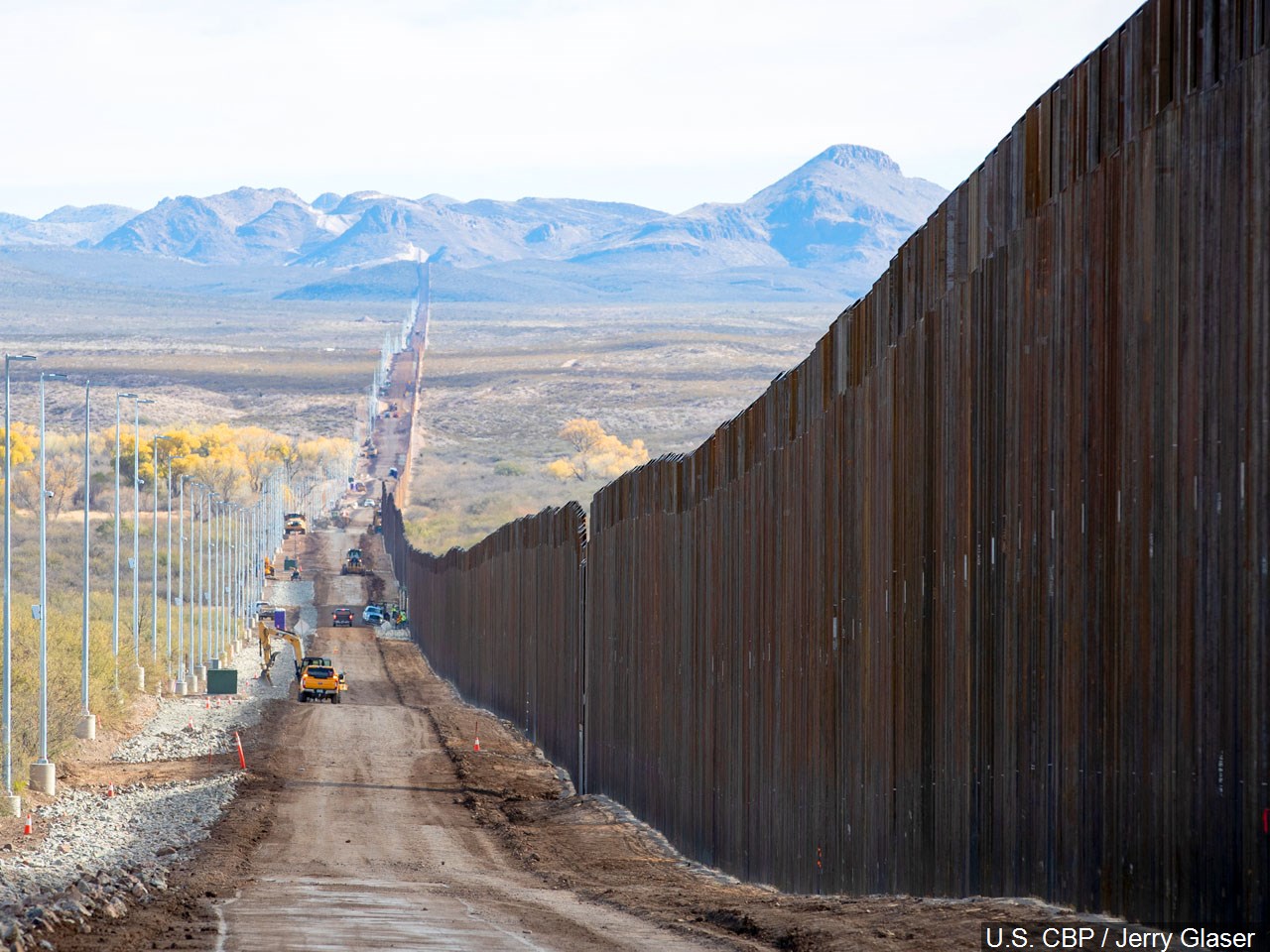 US businesses near border struggle with boundaries' closure