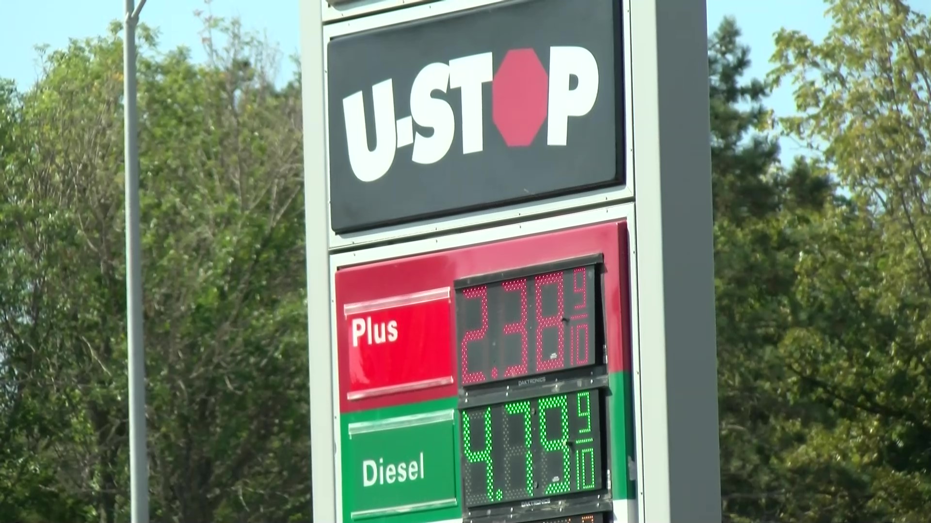 Lincoln U-Stop lowers gas prices to $2.38 a gallon to highlight inflation