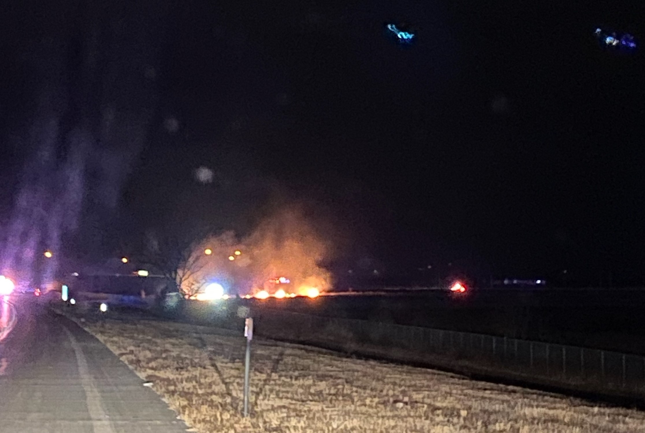 Crews battle grass fire near Waverly