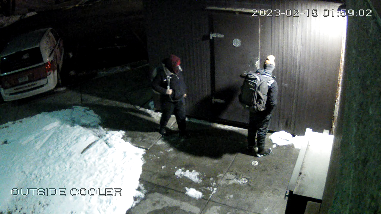 WATCH: Meat bandits break into freezer at Hog Wild, Lincoln Police say