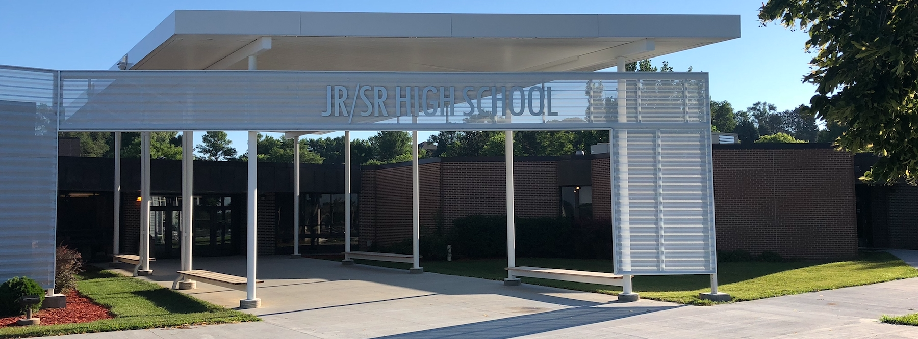 Nebraska high school athlete dies after collapsing at track practice