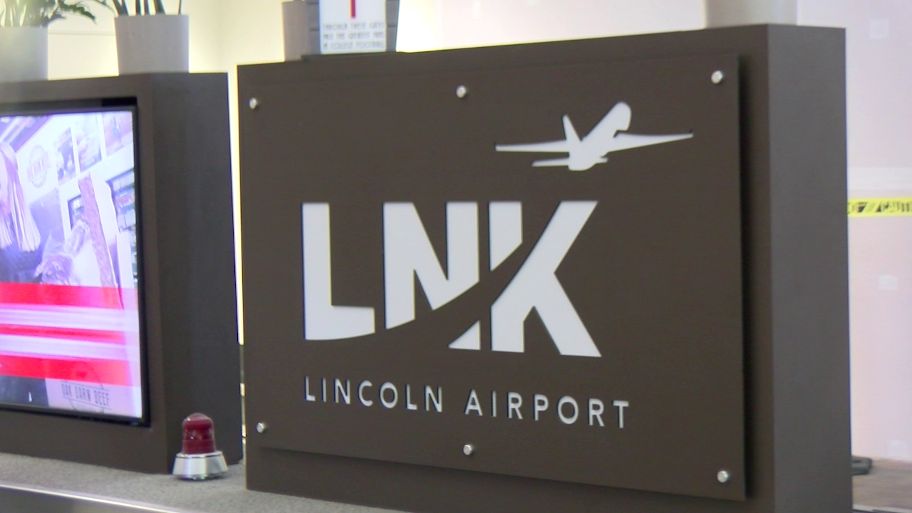 Red Way canceling flights to Austin, Minneapolis and Atlanta next month