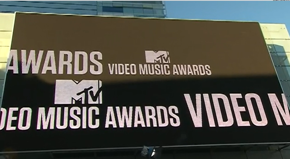 Taylor Swift leads VMA nominations with SZA right behind her