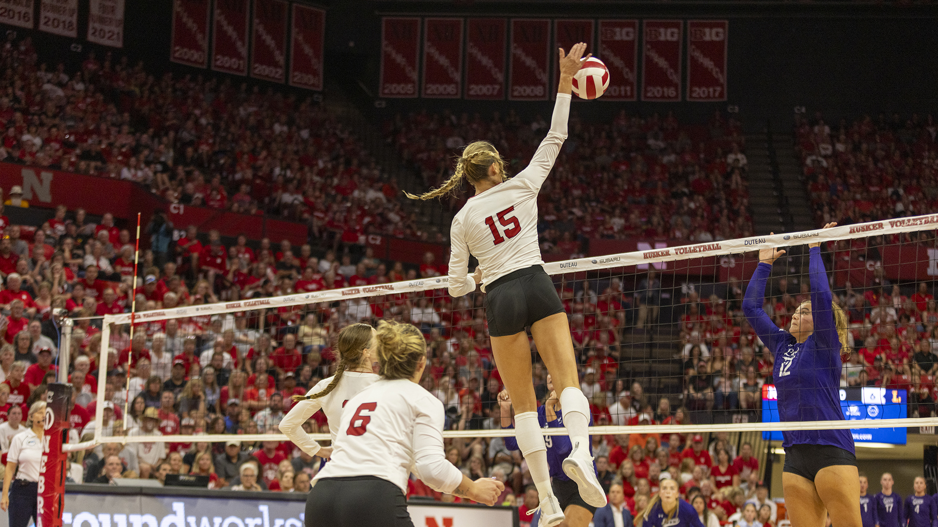 Huskers turn aside Lipscomb, 3-0