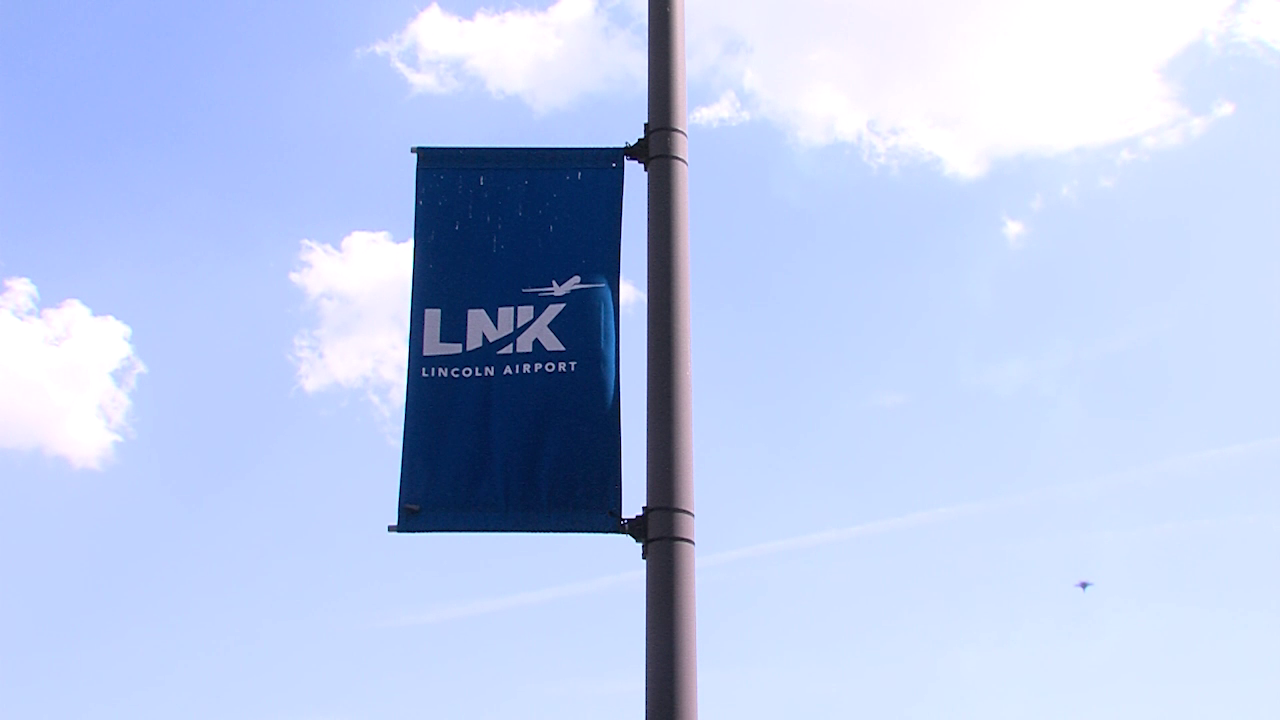 Why did Lincoln airline Red Way fail?