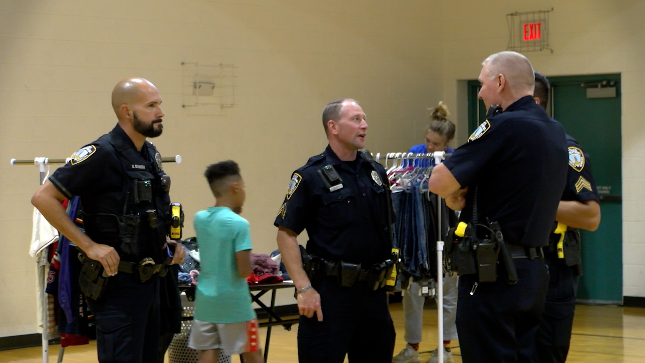 Lincoln law enforcement builds relationships with community on National ...
