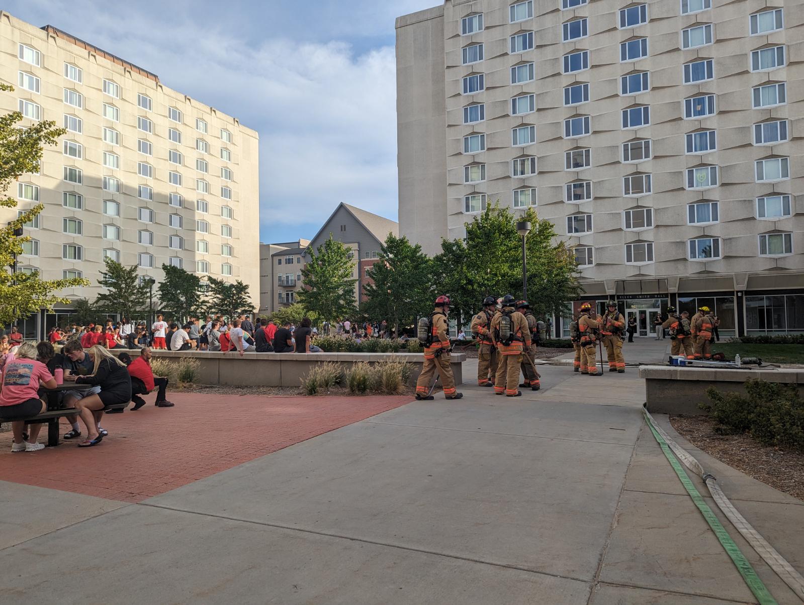 Several Lincoln Fire & Rescue crews respond to fire at UNL dining hall