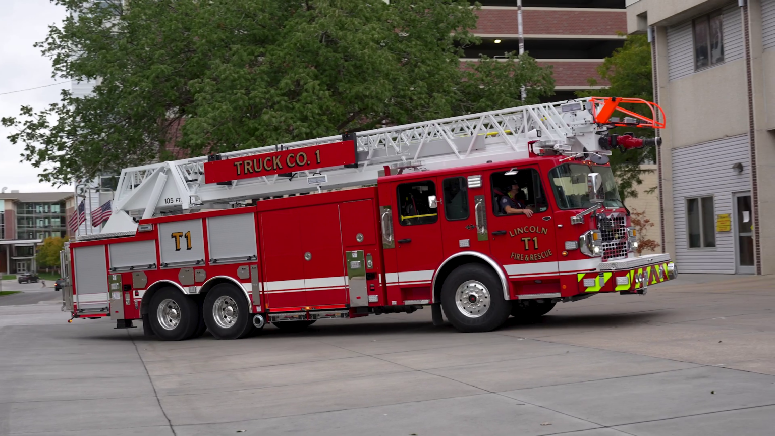 Lincoln Fire & Rescue gets new $1.08 million ladder truck