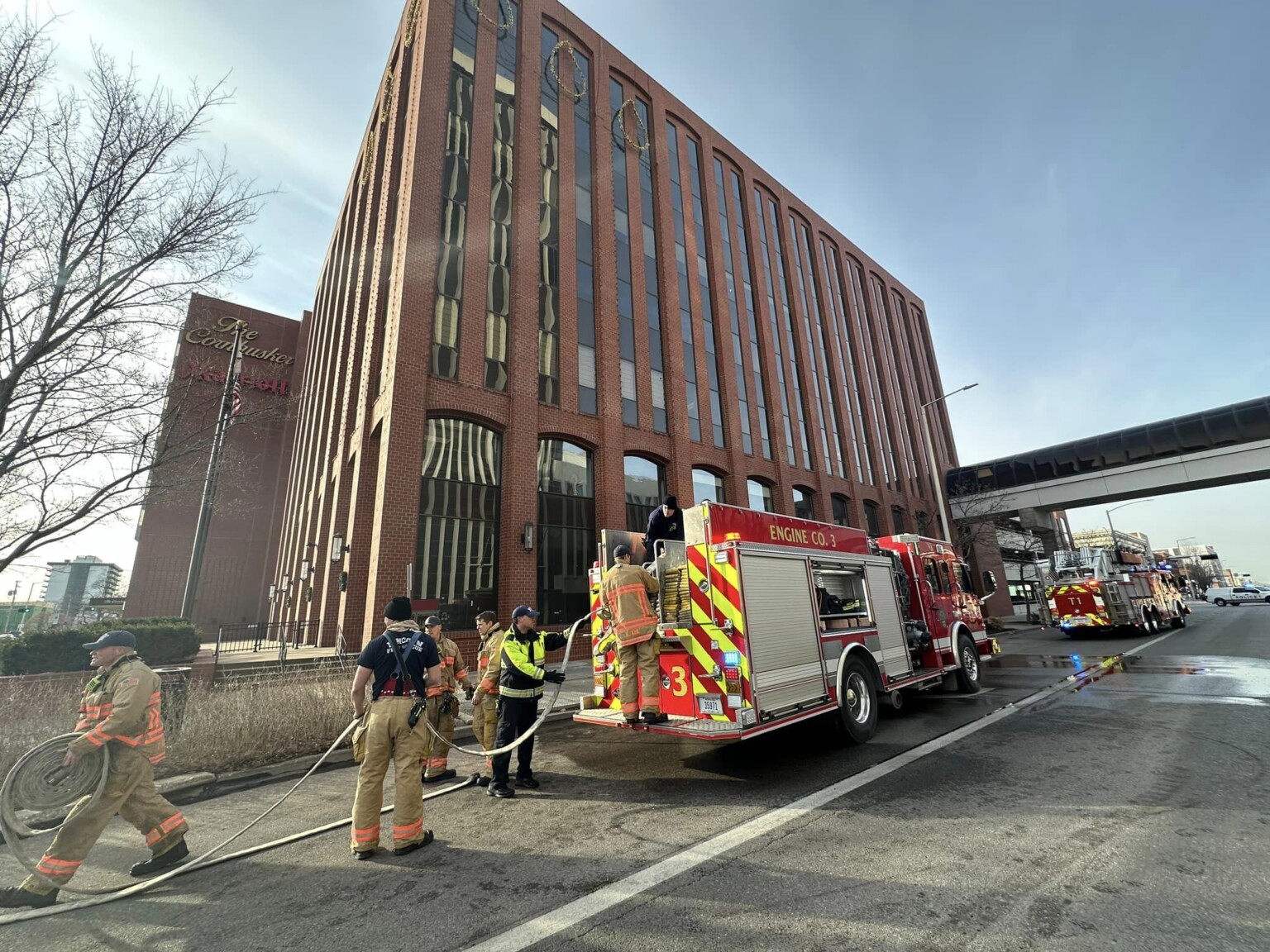 Lincoln Fire & Rescue respond to fire on roof of Cornhusker Plaza
