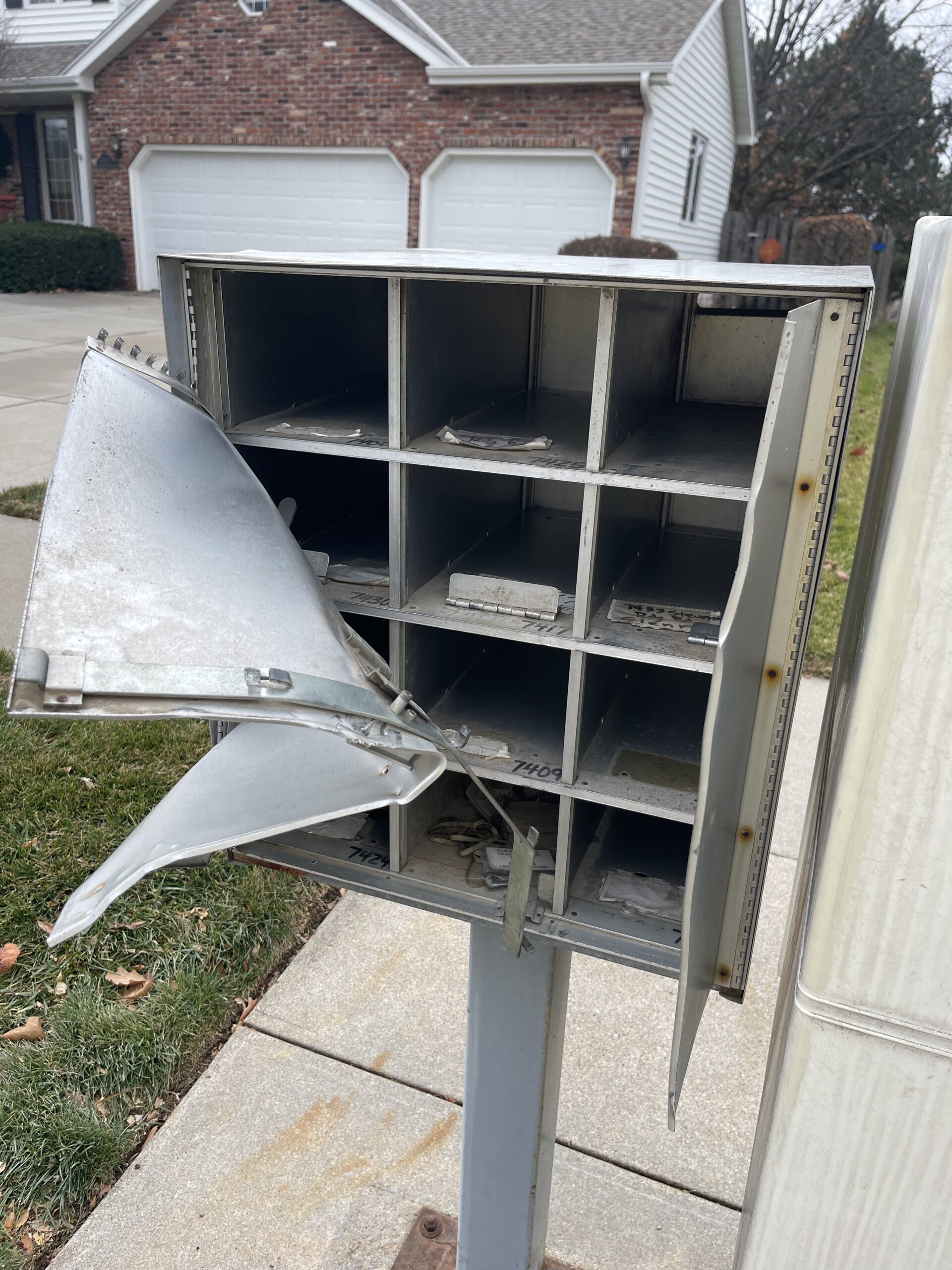 Thieves break into mailboxes across Lincoln amid the holidays