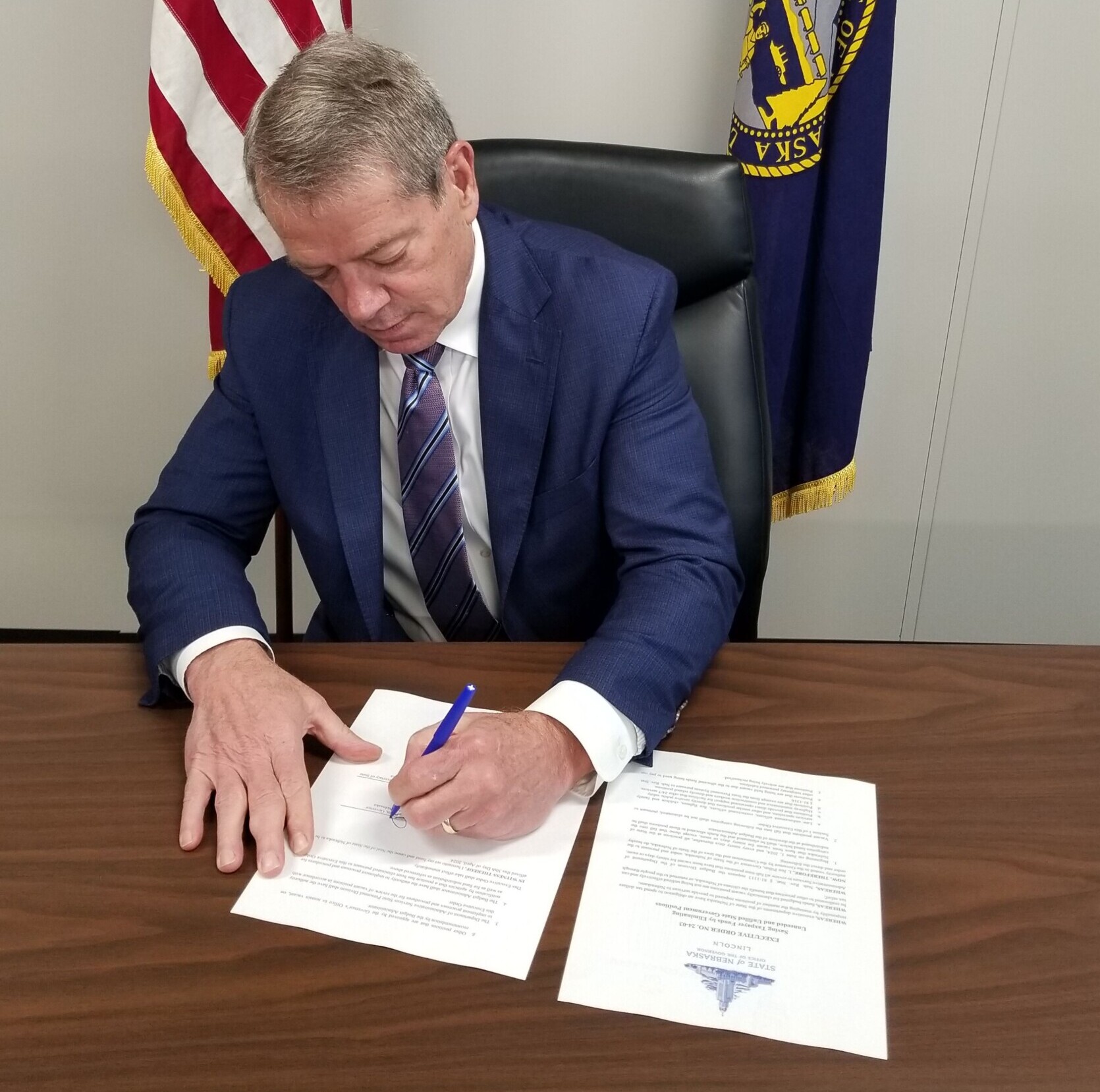 Gov. Jim Pillen signs executive order cutting almost 1,000 vacant jobs