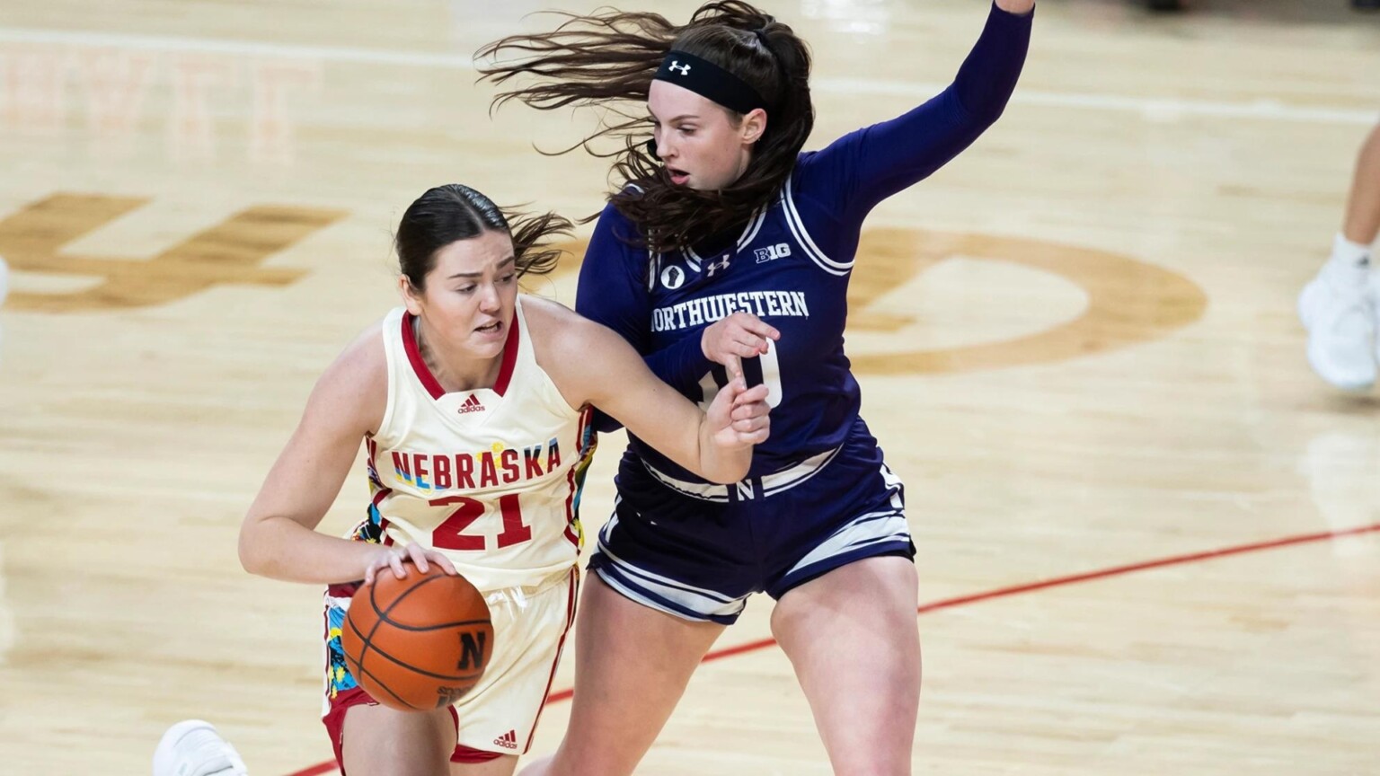 Nebraska basketball's Annika Stewart transfers to Minnesota