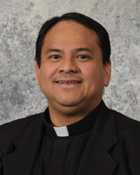 Former Lincoln Pius X chaplain accused of sexual misconduct with students